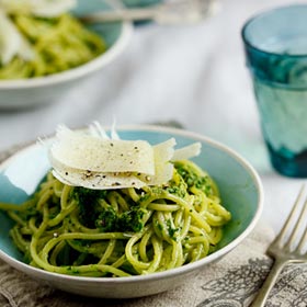Spaghetti with rocket, spinach and pecans | Woolworths.co.za