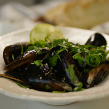 Thai-style steamed mussels | Woolworths.co.za